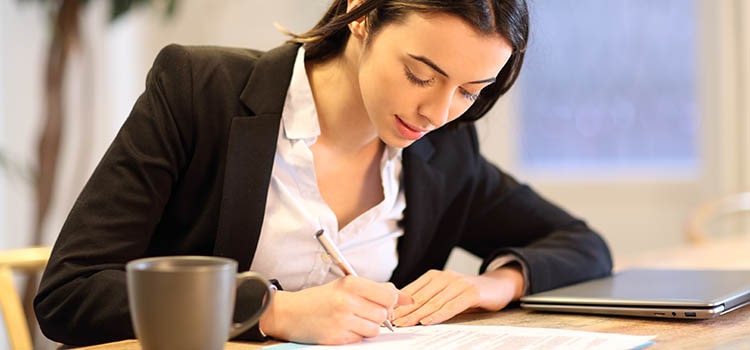 What Does a Bailiff Do? (And How To Become One)