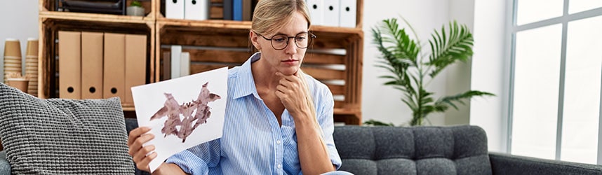 How To Become a Forensic Psychologist (Career Overview)